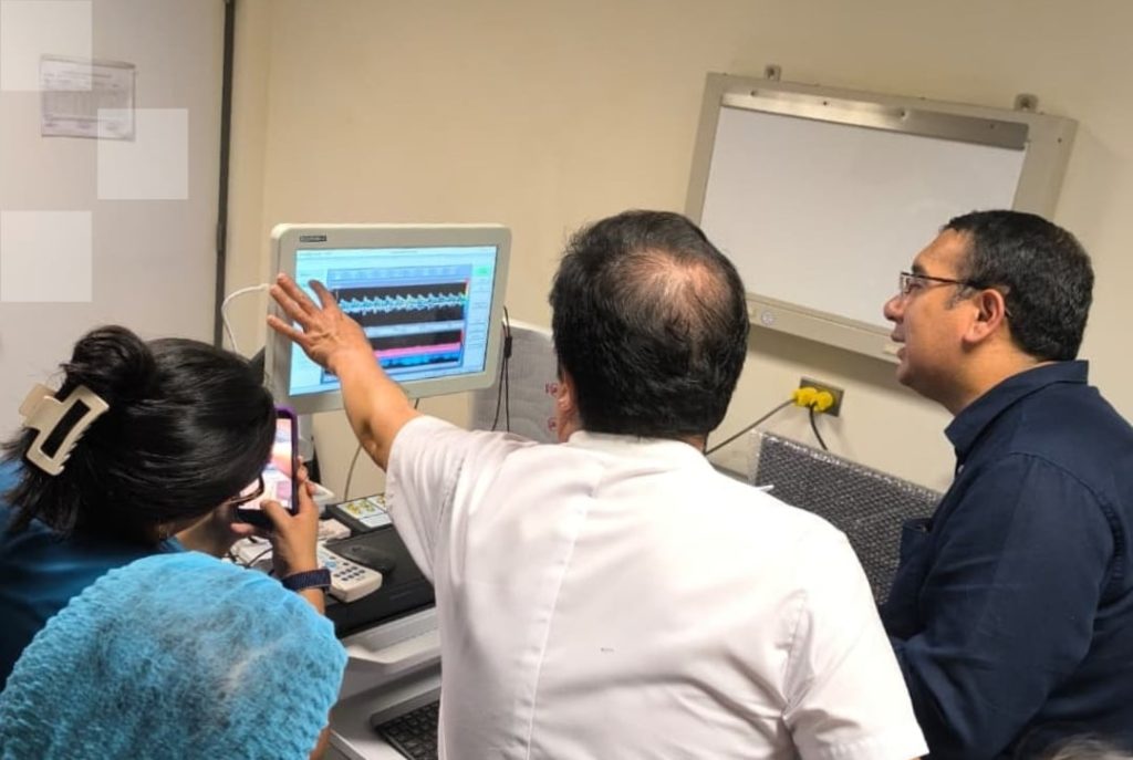 capacitación especializada en Doppler transcraneal de Viasonix en el ...